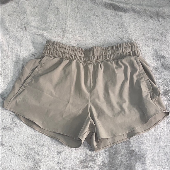 Under Armour | Shorts | Womens Tan Shorts | Poshmark
